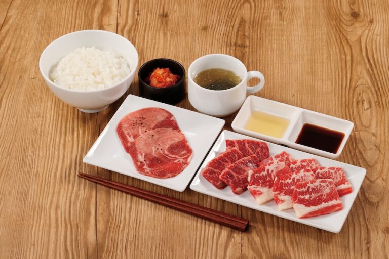 お肉屋さんのひとり焼肉｜創業60年の精肉店が展開する、高鮮度の肉が味わえる“あたらしい形”の焼肉店に迫る | BEEF CREATOR